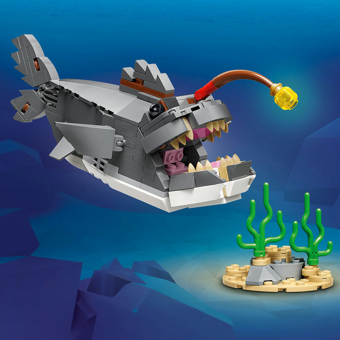 LEGO Creator 3 in 1 - Fierce Shark with a Treasure Chest – Art & Hobby